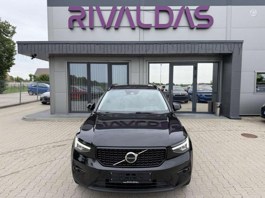 Черный Вольво XC40 2023 в Шяуляй, объемом двигателя 1.48 л и пробегом 141 тыс. км за 26990 €, фото 6 на AUTOMOTO.COM.LV