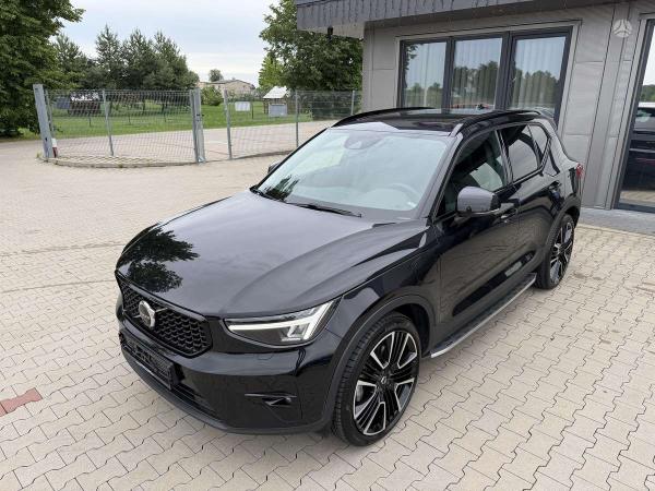 Черный Вольво XC40 2023 в Шяуляй, объемом двигателя 1.48 л и пробегом 141 тыс. км за 26990 €, фото 7 на AUTOMOTO.COM.LV