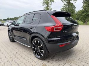 Черный Вольво XC40 2023 в Шяуляй, объемом двигателя 1.48 л и пробегом 141 тыс. км за 26990 €, фото 10 на AUTOMOTO.COM.LV