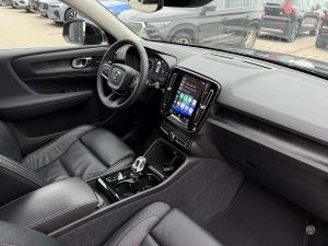 Черный Вольво XC40 2023 в Шяуляй, объемом двигателя 1.48 л и пробегом 141 тыс. км за 26990 €, фото 22 на AUTOMOTO.COM.LV