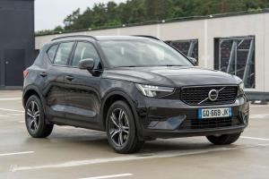 Melns Volvo XC40 2023 Viļņa, ar dzinēja tilpumu 1.97 L un nobraukumu 161 tūkst. km par 22264 €, foto 6 vietnē AUTOMOTO.COM.LV