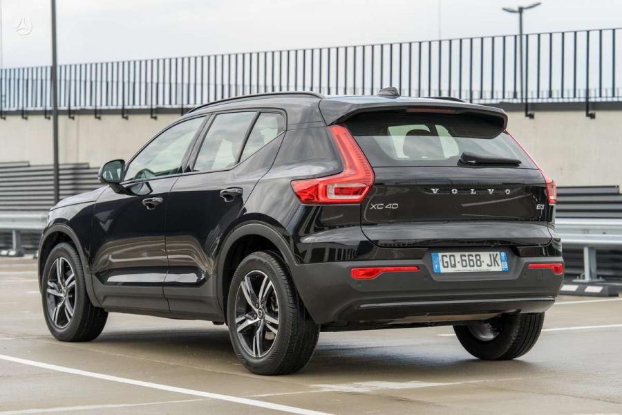 Melns Volvo XC40 2023 Viļņa, ar dzinēja tilpumu 1.97 L un nobraukumu 161 tūkst. km par 22264 €, foto 7 vietnē AUTOMOTO.COM.LV