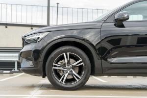Melns Volvo XC40 2023 Viļņa, ar dzinēja tilpumu 1.97 L un nobraukumu 161 tūkst. km par 22264 €, foto 9 vietnē AUTOMOTO.COM.LV