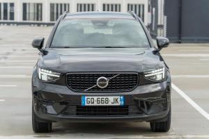 Melns Volvo XC40 2023 Viļņa, ar dzinēja tilpumu 1.97 L un nobraukumu 161 tūkst. km par 22264 €, foto 10 vietnē AUTOMOTO.COM.LV