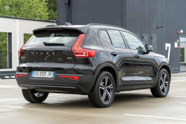 Melns Volvo XC40 2023 Viļņa, ar dzinēja tilpumu 1.97 L un nobraukumu 161 tūkst. km par 22264 €, foto 10 vietnē AUTOMOTO.COM.LV