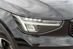 Melns Volvo XC40 2023 Viļņa, ar dzinēja tilpumu 1.97 L un nobraukumu 161 tūkst. km par 22264 €, foto 12 vietnē AUTOMOTO.COM.LV