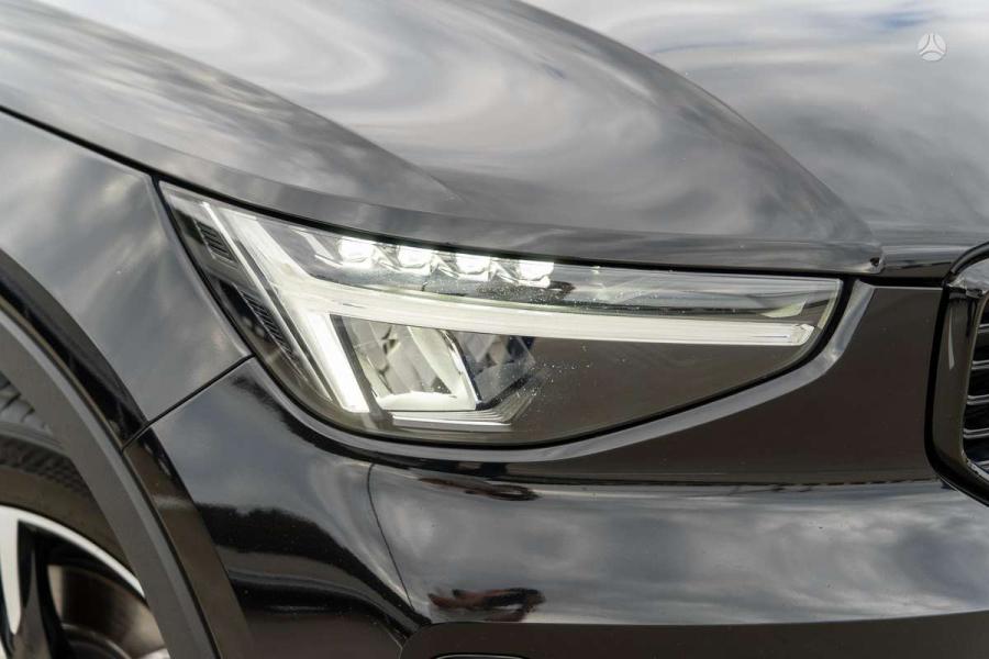 Melns Volvo XC40 2023 Viļņa, ar dzinēja tilpumu 1.97 L un nobraukumu 161 tūkst. km par 22264 €, foto 12 vietnē AUTOMOTO.COM.LV