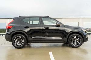 Melns Volvo XC40 2023 Viļņa, ar dzinēja tilpumu 1.97 L un nobraukumu 161 tūkst. km par 22264 €, foto 15 vietnē AUTOMOTO.COM.LV