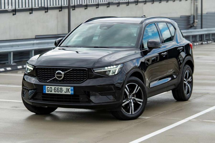 Melns Volvo XC40 2023 Viļņa, ar dzinēja tilpumu 1.97 L un nobraukumu 161 tūkst. km par 22264 €, foto 17 vietnē AUTOMOTO.COM.LV