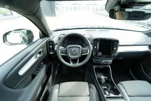 Melns Volvo XC40 2023 Viļņa, ar dzinēja tilpumu 1.97 L un nobraukumu 161 tūkst. km par 22264 €, foto 20 vietnē AUTOMOTO.COM.LV
