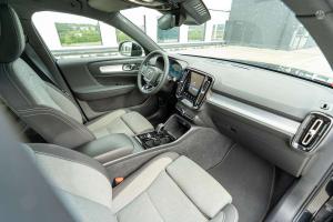 Melns Volvo XC40 2023 Viļņa, ar dzinēja tilpumu 1.97 L un nobraukumu 161 tūkst. km par 22264 €, foto 22 vietnē AUTOMOTO.COM.LV