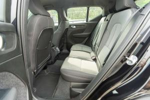 Melns Volvo XC40 2023 Viļņa, ar dzinēja tilpumu 1.97 L un nobraukumu 161 tūkst. km par 22264 €, foto 24 vietnē AUTOMOTO.COM.LV