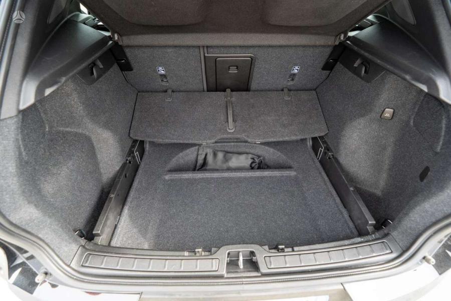 Melns Volvo XC40 2023 Viļņa, ar dzinēja tilpumu 1.97 L un nobraukumu 161 tūkst. km par 22264 €, foto 28 vietnē AUTOMOTO.COM.LV