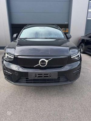 Black Volvo XC40 2023 in Prienai, with an engine capacity of 0.00 L and mileage of 35 thousand km for 23500 €, photo 4 on AUTOMOTO.COM.LV