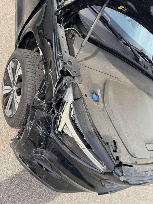 Black Volvo XC40 2023 in Prienai, with an engine capacity of 0.00 L and mileage of 35 thousand km for 23500 €, photo 8 on AUTOMOTO.COM.LV