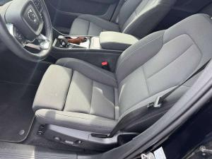 Black Volvo XC40 2023 in Prienai, with an engine capacity of 0.00 L and mileage of 35 thousand km for 23500 €, photo 10 on AUTOMOTO.COM.LV