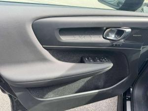 Black Volvo XC40 2023 in Prienai, with an engine capacity of 0.00 L and mileage of 35 thousand km for 23500 €, photo 13 on AUTOMOTO.COM.LV