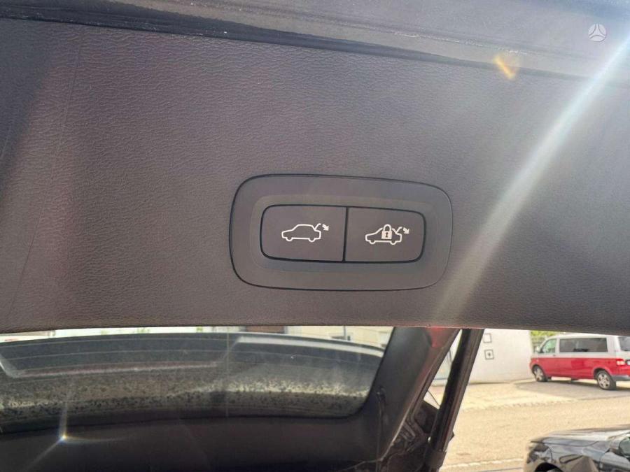 Black Volvo XC40 2023 in Prienai, with an engine capacity of 0.00 L and mileage of 35 thousand km for 23500 €, photo 15 on AUTOMOTO.COM.LV