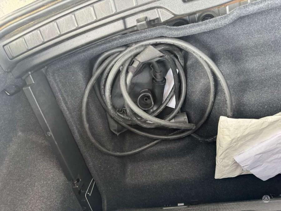 Black Volvo XC40 2023 in Prienai, with an engine capacity of 0.00 L and mileage of 35 thousand km for 23500 €, photo 16 on AUTOMOTO.COM.LV