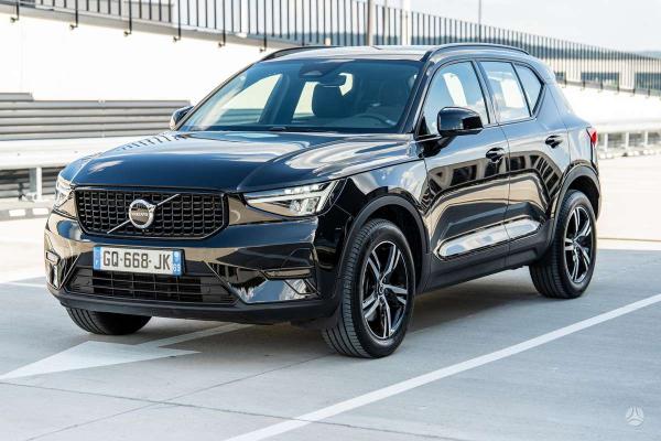 Черный Вольво XC40 2023 в Вильнюс, объемом двигателя 1.97 л и пробегом 161 тыс. км за 22300 €, фото 1 на AUTOMOTO.COM.LV