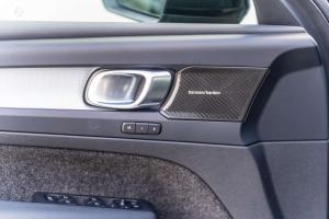 Black Volvo XC40 2023 in Vilnius, with an engine capacity of 1.97 L and mileage of 161 thousand km for 22300 €, photo 3 on AUTOMOTO.COM.LV
