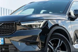 Black Volvo XC40 2023 in Vilnius, with an engine capacity of 1.97 L and mileage of 161 thousand km for 22300 €, photo 20 on AUTOMOTO.COM.LV