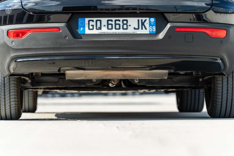 Black Volvo XC40 2023 in Vilnius, with an engine capacity of 1.97 L and mileage of 161 thousand km for 22300 €, photo 22 on AUTOMOTO.COM.LV