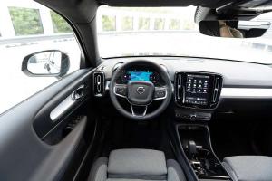 Black Volvo XC40 2023 in Vilnius, with an engine capacity of 1.97 L and mileage of 161 thousand km for 22300 €, photo 34 on AUTOMOTO.COM.LV