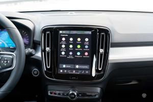 Black Volvo XC40 2023 in Vilnius, with an engine capacity of 1.97 L and mileage of 161 thousand km for 22300 €, photo 35 on AUTOMOTO.COM.LV