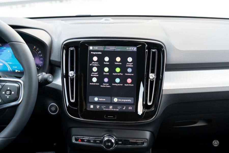 Black Volvo XC40 2023 in Vilnius, with an engine capacity of 1.97 L and mileage of 161 thousand km for 22300 €, photo 35 on AUTOMOTO.COM.LV