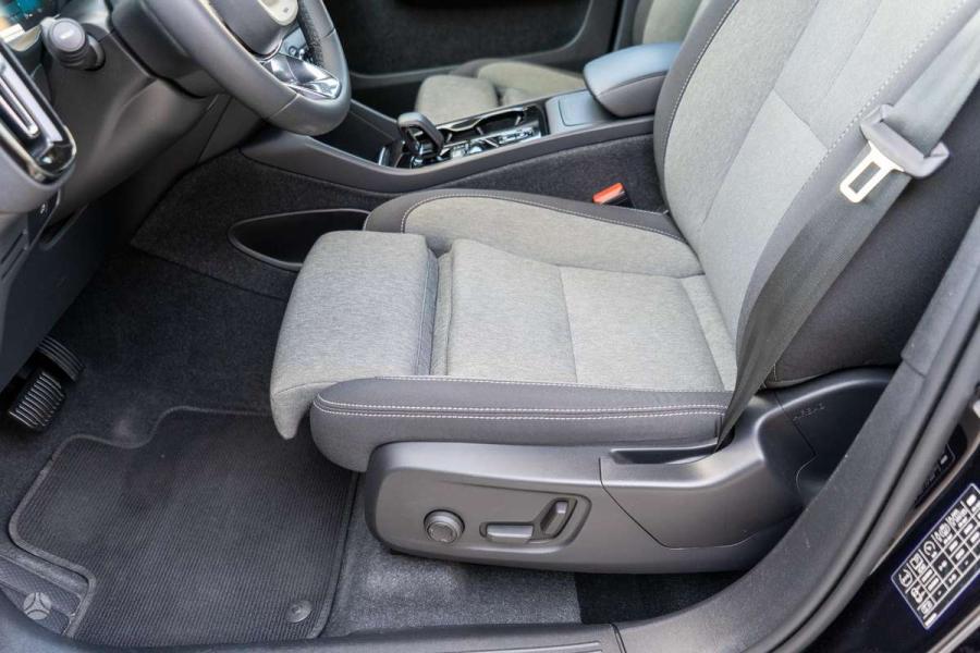 Black Volvo XC40 2023 in Vilnius, with an engine capacity of 1.97 L and mileage of 161 thousand km for 22300 €, photo 41 on AUTOMOTO.COM.LV