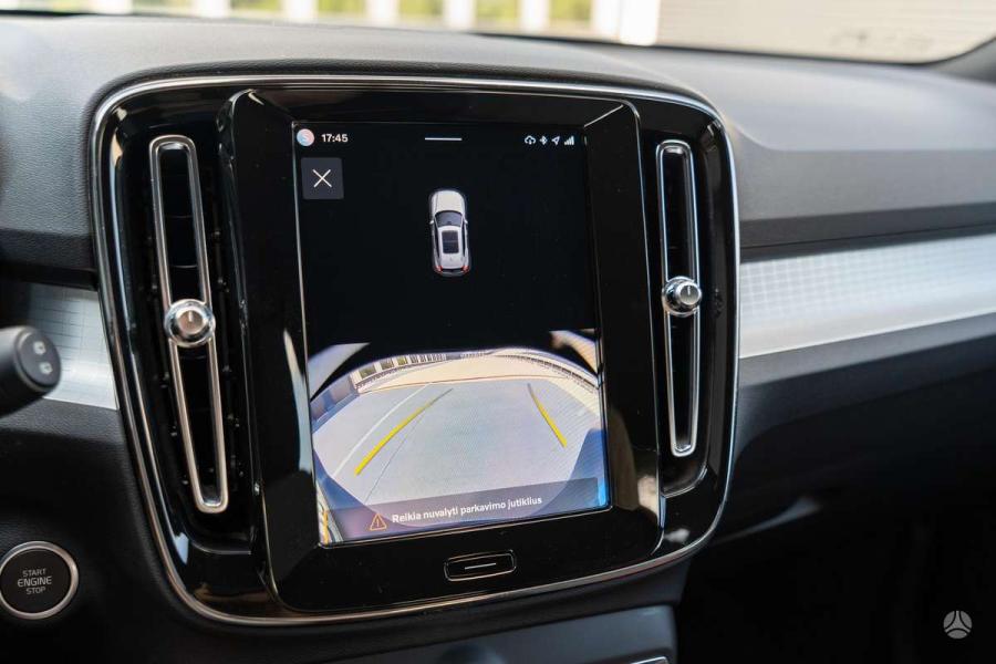 Black Volvo XC40 2023 in Vilnius, with an engine capacity of 1.97 L and mileage of 161 thousand km for 22300 €, photo 49 on AUTOMOTO.COM.LV