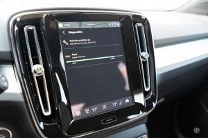 Black Volvo XC40 2023 in Vilnius, with an engine capacity of 1.97 L and mileage of 161 thousand km for 22300 €, photo 54 on AUTOMOTO.COM.LV