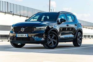 Black Volvo XC40 2023 in Vilnius, with an engine capacity of 1.97 L and mileage of 161 thousand km for 22300 €, photo 60 on AUTOMOTO.COM.LV