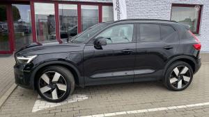 Black Volvo XC40 2023 in Marijampole, with an engine capacity of 1.48 L and mileage of 195 thousand km for 19500 €, photo 7 on AUTOMOTO.COM.LV