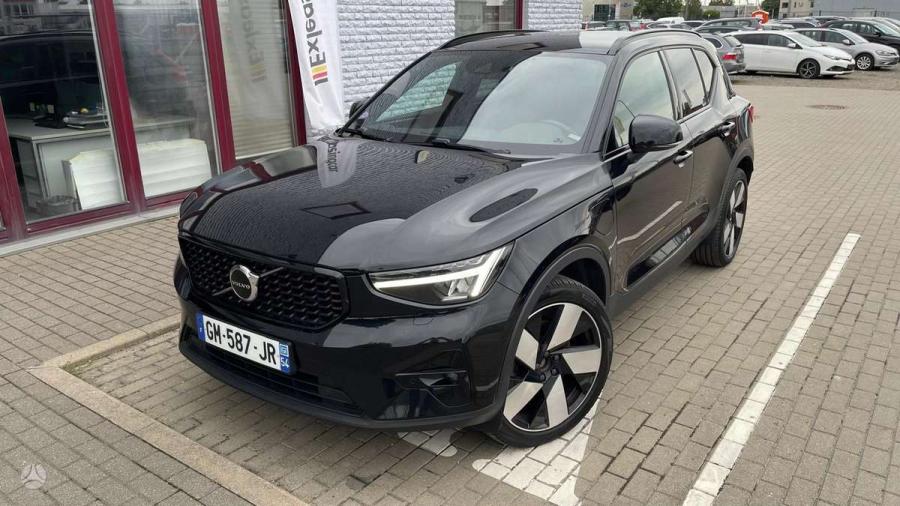 Black Volvo XC40 2023 in Marijampole, with an engine capacity of 1.48 L and mileage of 195 thousand km for 19500 €, photo 8 on AUTOMOTO.COM.LV