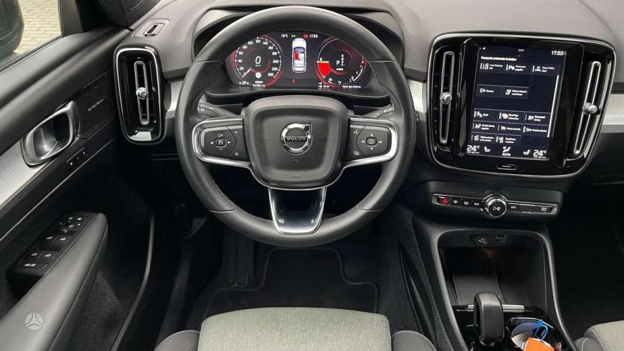 Black Volvo XC40 2023 in Marijampole, with an engine capacity of 1.48 L and mileage of 195 thousand km for 19500 €, photo 16 on AUTOMOTO.COM.LV