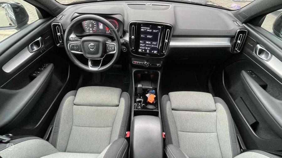 Black Volvo XC40 2023 in Marijampole, with an engine capacity of 1.48 L and mileage of 195 thousand km for 19500 €, photo 19 on AUTOMOTO.COM.LV
