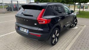 Black Volvo XC40 2023 in Marijampole, with an engine capacity of 1.48 L and mileage of 195 thousand km for 19500 €, photo 47 on AUTOMOTO.COM.LV