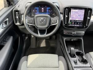 Melns Volvo XC40 2023 Rīga, ar dzinēja tilpumu 2.00 L un nobraukumu 178 tūkst. km par 23900 €, foto 5 vietnē AUTOMOTO.COM.LV