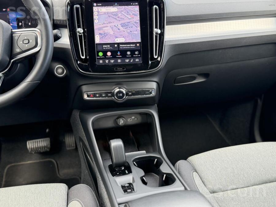 Melns Volvo XC40 2023 Rīga, ar dzinēja tilpumu 2.00 L un nobraukumu 178 tūkst. km par 23900 €, foto 7 vietnē AUTOMOTO.COM.LV
