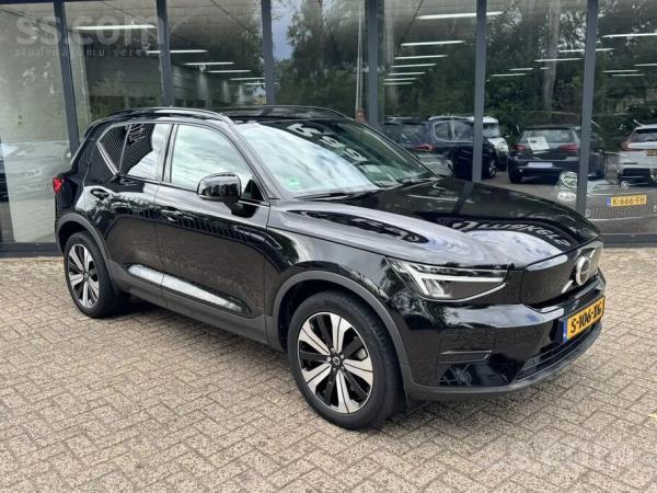 Black Volvo XC40 2023 in Riga, with an engine capacity of 2.00 L and mileage of 221 thousand km for 21500 €, photo 1 on AUTOMOTO.COM.LV