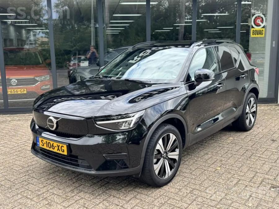 Melns Volvo XC40 2023 Rīga, ar dzinēja tilpumu 2.00 L un nobraukumu 221 tūkst. km par 21500 €, foto 4 vietnē AUTOMOTO.COM.LV