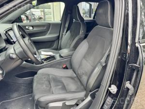 Melns Volvo XC40 2023 Rīga, ar dzinēja tilpumu 2.00 L un nobraukumu 221 tūkst. km par 21500 €, foto 5 vietnē AUTOMOTO.COM.LV