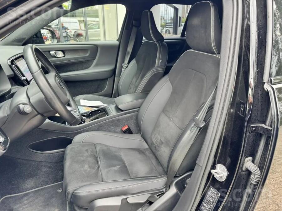 Melns Volvo XC40 2023 Rīga, ar dzinēja tilpumu 2.00 L un nobraukumu 221 tūkst. km par 21500 €, foto 5 vietnē AUTOMOTO.COM.LV