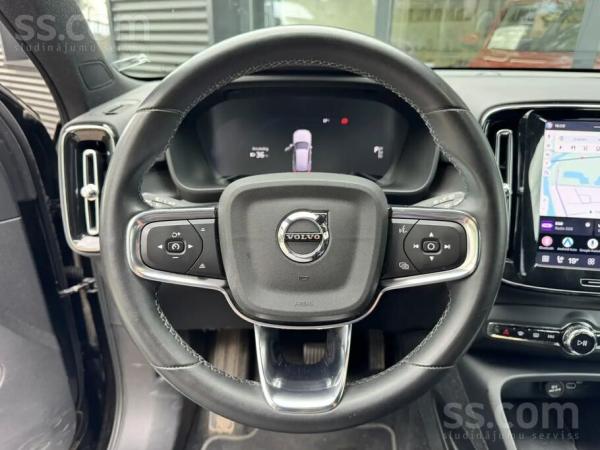 Black Volvo XC40 2023 in Riga, with an engine capacity of 2.00 L and mileage of 221 thousand km for 21500 €, photo 7 on AUTOMOTO.COM.LV
