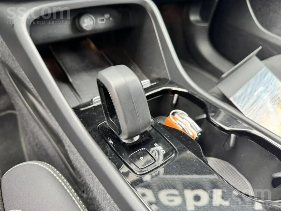 Melns Volvo XC40 2023 Rīga, ar dzinēja tilpumu 2.00 L un nobraukumu 221 tūkst. km par 21500 €, foto 8 vietnē AUTOMOTO.COM.LV