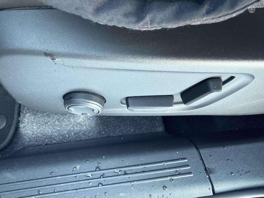 Melns Volvo XC40 2025 Viļņa, ar dzinēja tilpumu 1.97 L un nobraukumu 27 tūkst. km par 35444 €, foto 16 vietnē AUTOMOTO.COM.LV