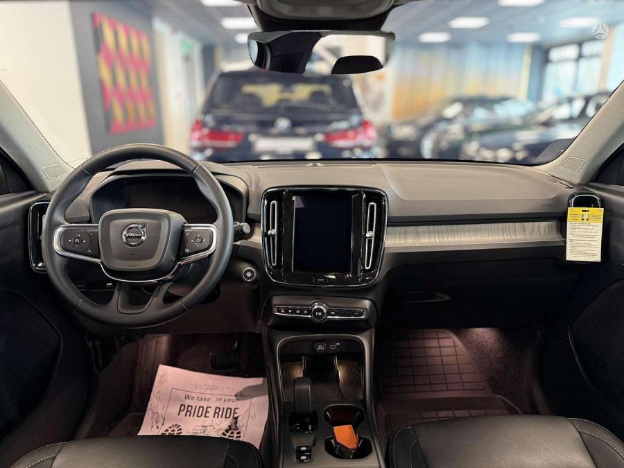 Melns Volvo XC40 2025 Klaipėda, ar dzinēja tilpumu 2.00 L un nobraukumu 10 tūkst. km par 28300 €, foto 13 vietnē AUTOMOTO.COM.LV