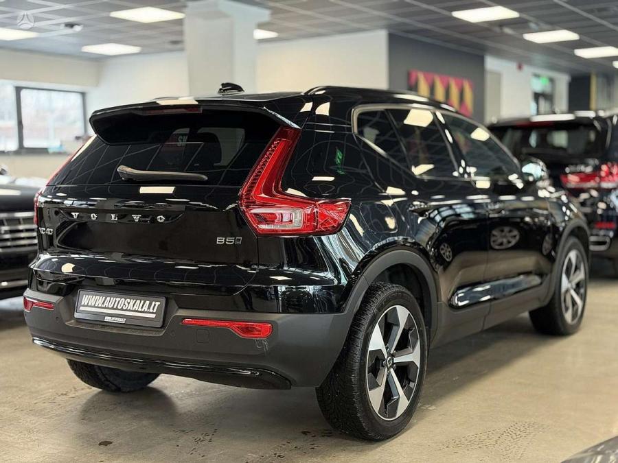 Melns Volvo XC40 2025 Klaipėda, ar dzinēja tilpumu 2.00 L un nobraukumu 10 tūkst. km par 28300 €, foto 17 vietnē AUTOMOTO.COM.LV